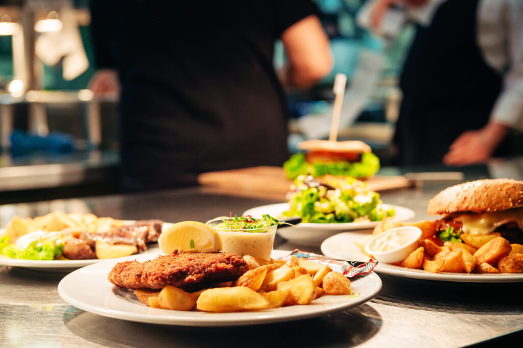 Restaurant News - Cross Creek Country Club